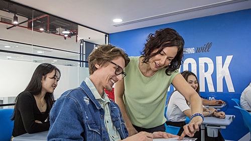 Best English Language School | English Courses • ES Dubai