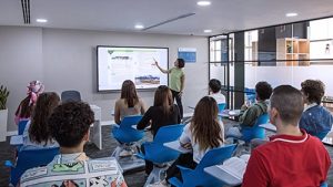 Best English Language School | English Courses • ES Dubai