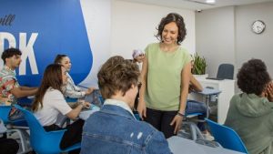 Best English Language School | English Courses • ES Dubai